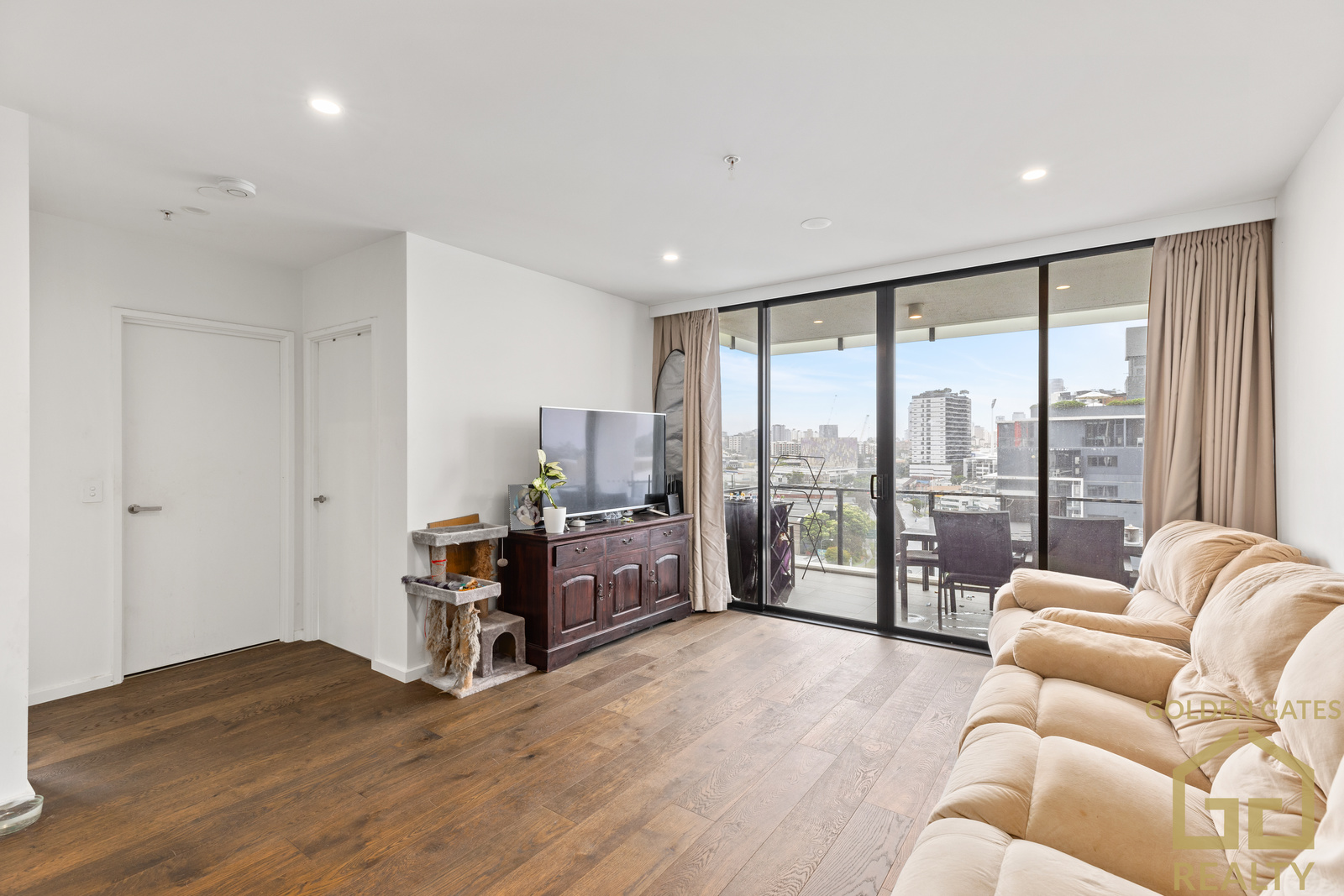 803/148 Logan Road, Woolloongabba 4102 – Golden Gates Realty